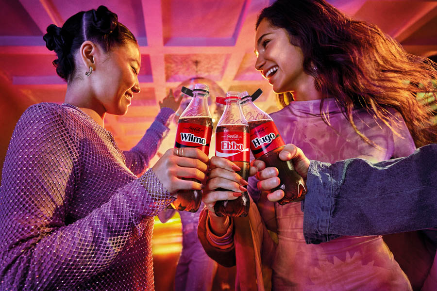 Coca-Cola lanserar ikonisk kampanj i ny tappning