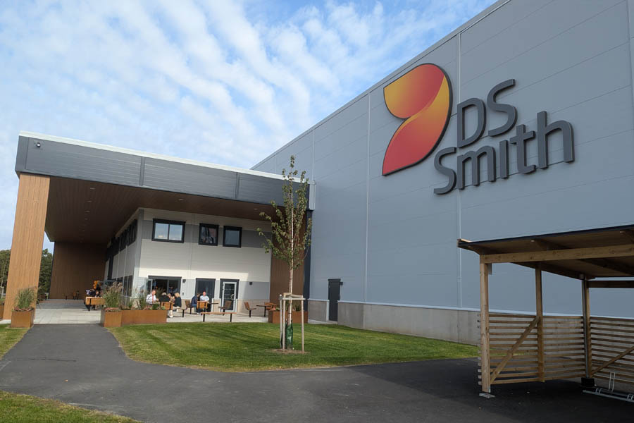 Drygt ett år efter invigningen bygger DS Smith ut i Värnamo